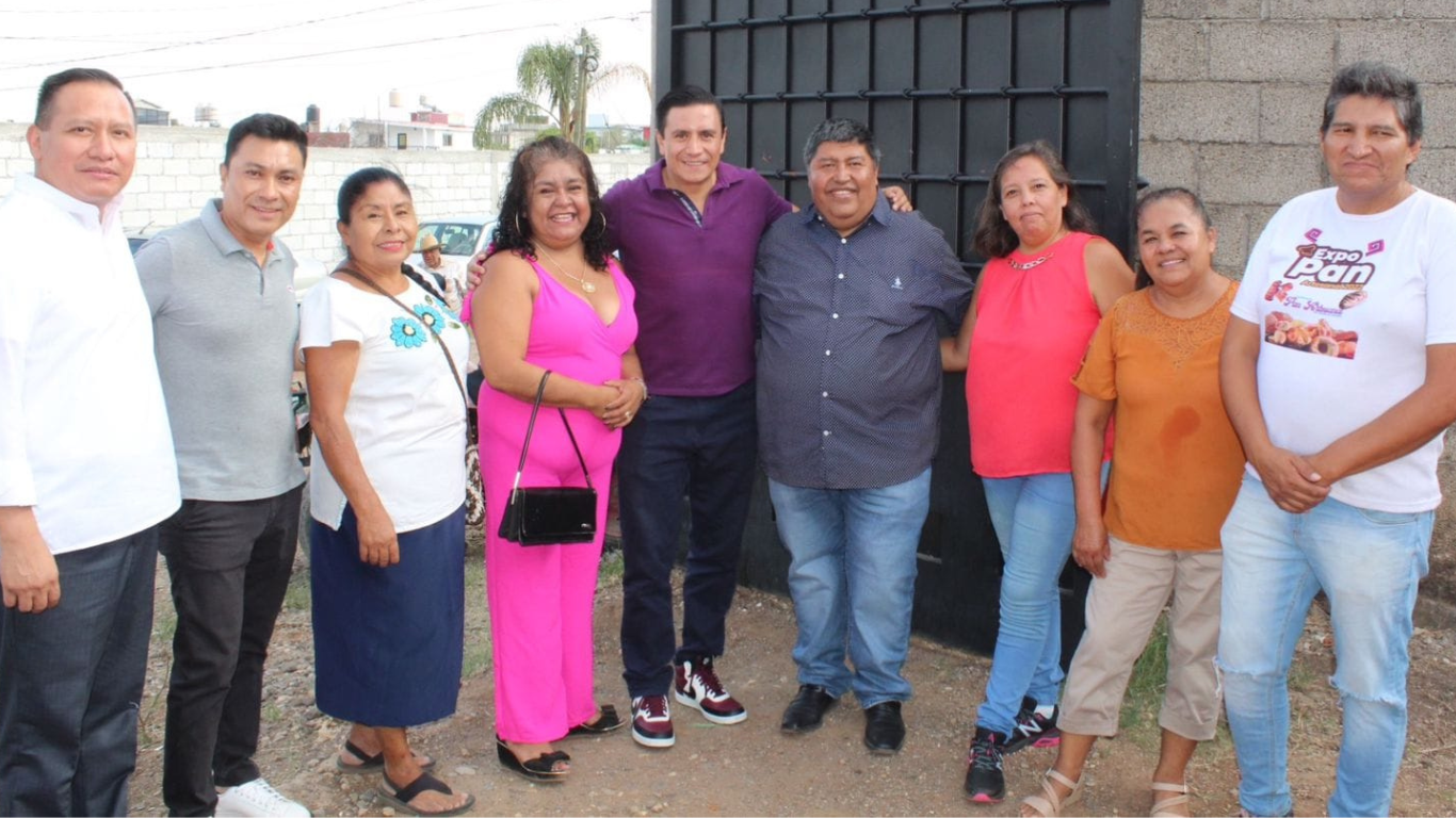 Se reúne Ulises Bravo con vecinos de la Antonio Barona