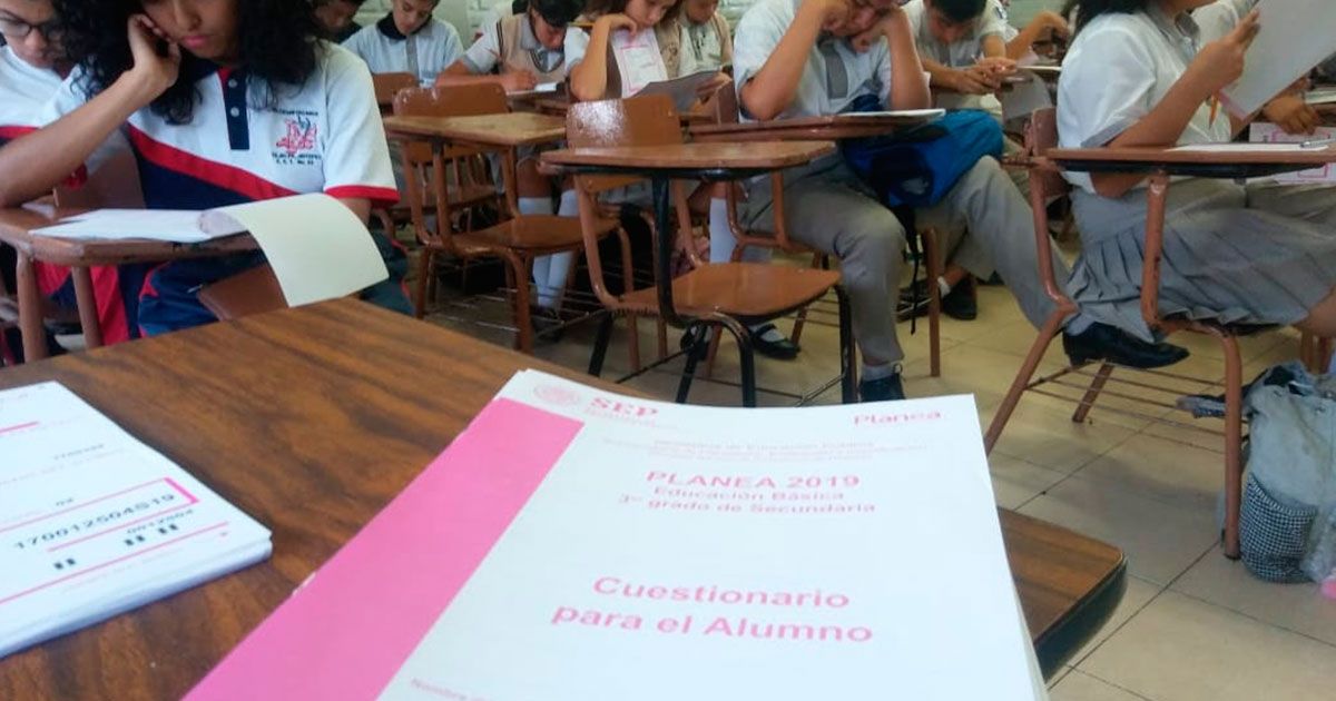 Aplican examen Planea en secundaria - 24 Morelos