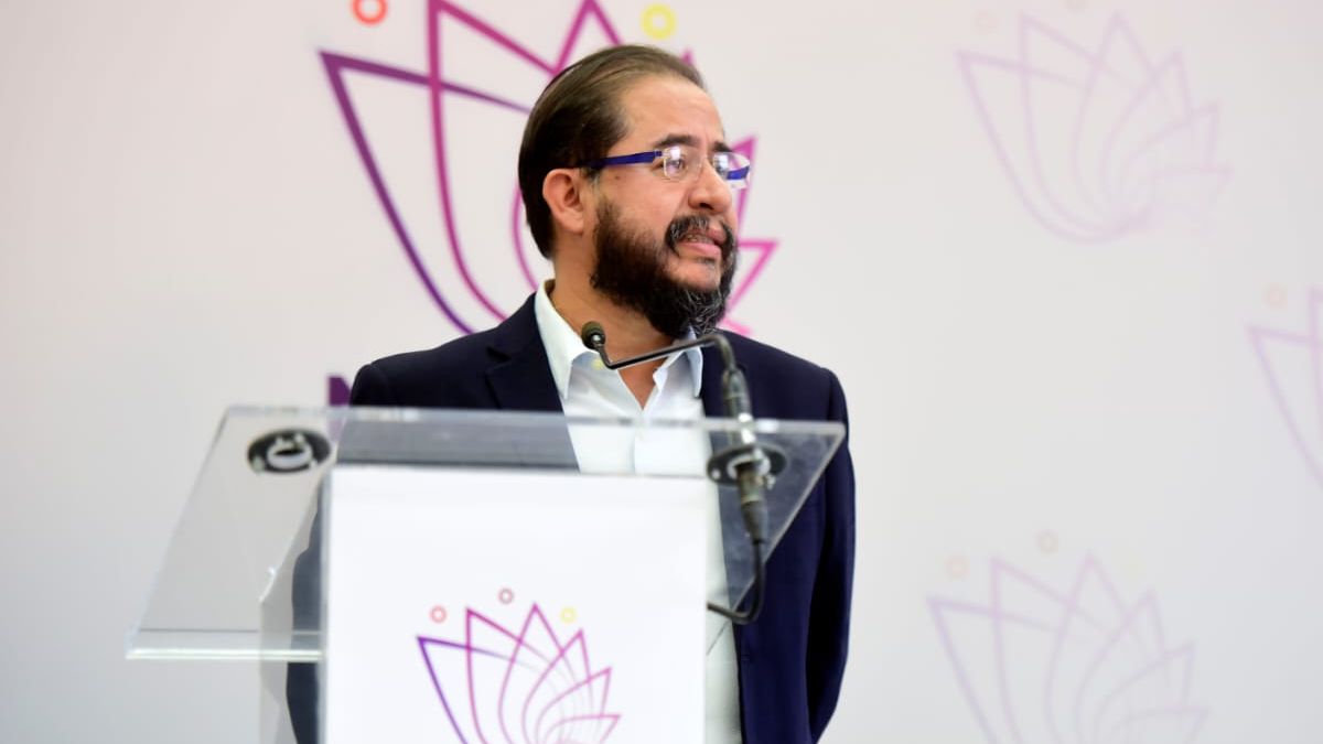 Presentará Hugo Eric Flores denuncia por manta - 24 Morelos